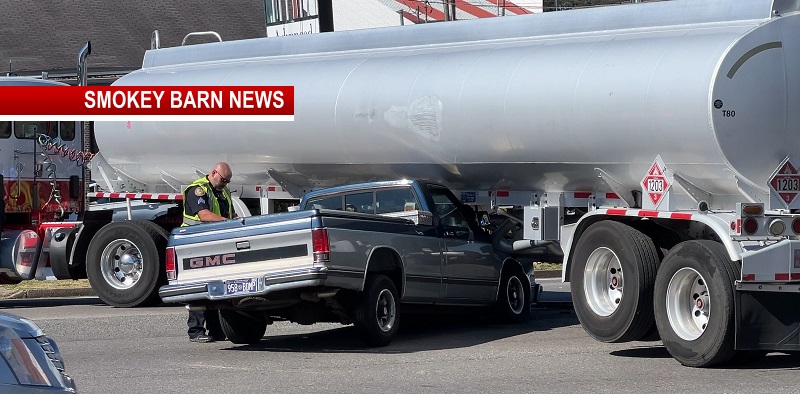 Pickup VS Tanker Snarls Traffic In Springfield - Smokey Barn News